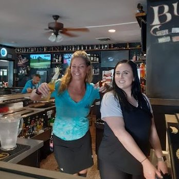BUSHMILL TAVERN - Updated June 2024 - 122 Photos & 200 Reviews - 4017 ...