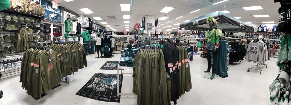 FAN TREASURES - 12 Photos & 10 Reviews - Sports Wear - 610 N Black ...