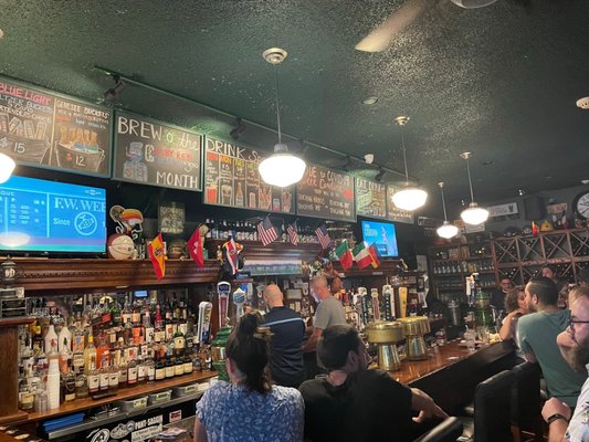 SHAMROCK JACK’S IRISH PUB - Updated July 2025 - 109 Photos & 126 ...