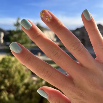Natural nails and spa store