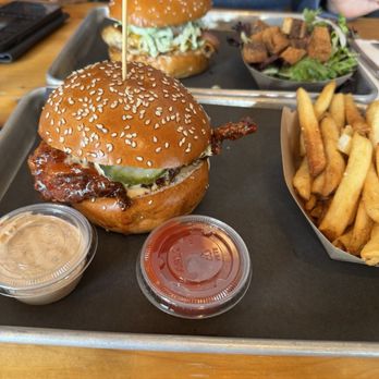 CHOMP KITCHEN AND DRINKS - Updated December 2025 - 377 Photos & 269 ...