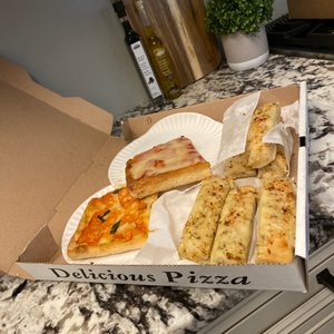 GREENPOINT ORIGINAL ITALIAN PIZZA - 57 Photos & 21 Reviews - Pizza - 93 ...