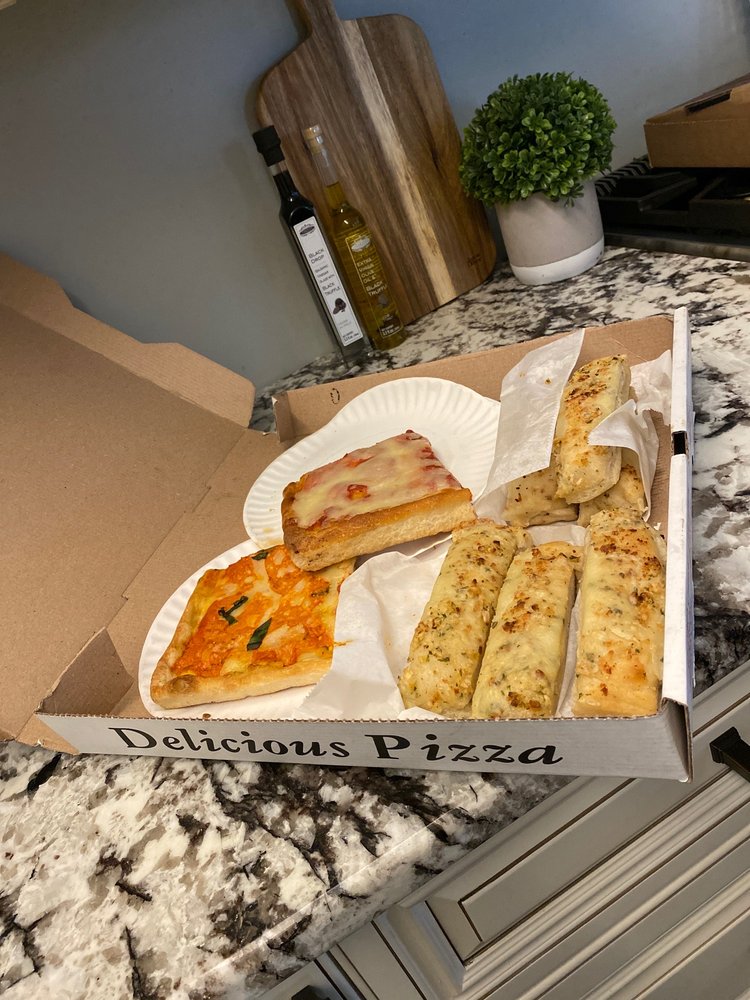 RUSS PIZZA - Updated July 2025 - 73 Photos & 121 Reviews - 745 ...