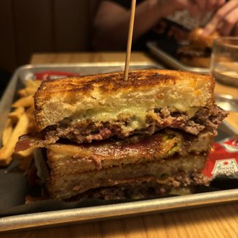 CHOMP KITCHEN AND DRINKS - Updated 05/2025 - 428 Photos & 532 Reviews ...