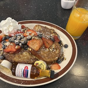 ROUNDABOUT DINER & LOUNGE - 376 Photos & 595 Reviews - 580 US Hwy 1 ...