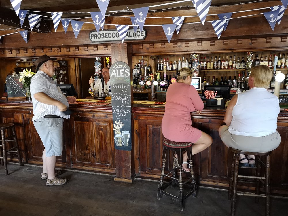 THE SEINERS ARMS - Updated July 2024 - Perranporth, Cornwall, United ...