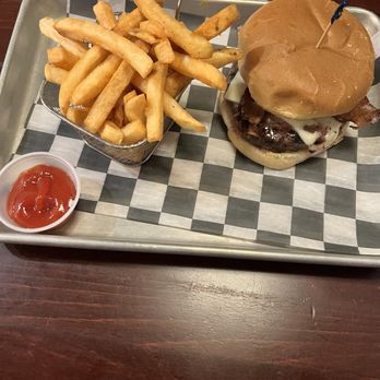 LADDER 133 SPORTS KITCHEN & SOCIAL - Updated May 2025 - 273 Photos ...