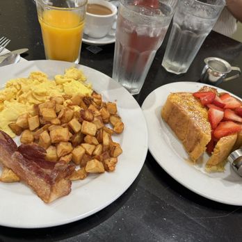 BEA BEA’S - Updated June 2024 - 5074 Photos & 4475 Reviews - 353 N Pass ...