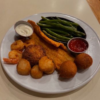 SMITHFIELD STATION WATERFRONT INN RESTAURANT - Updated December 2025 ...