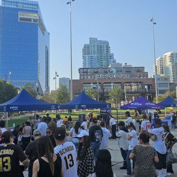 GALLAGHER SQUARE - Updated November 2024 - 119 Photos & 37 Reviews ...