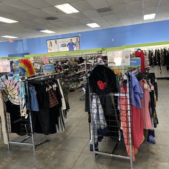 GOODWILL SOUTHERN CALIFORNIA RETAIL STORE & DONATION CENTER - Updated ...