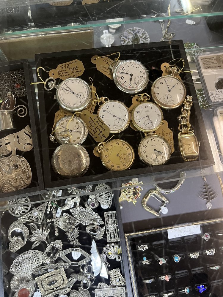 BROADWAY ANTIQUE MARKET - Updated December 2025 - 88 Photos & 113 ...