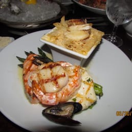 SHUCKERS OYSTER BAR - Updated December 2025 - 710 Photos & 639 Reviews ...