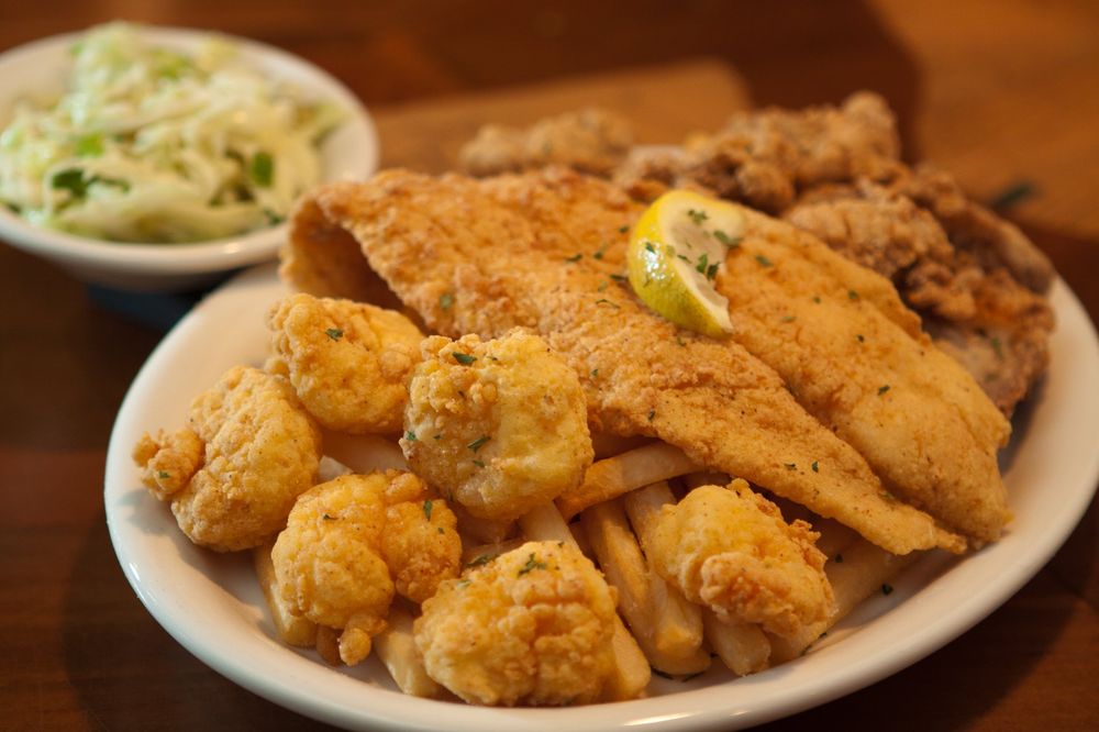BLUEGILL RESTAURANT - 540 Photos & 338 Reviews - 3775 Battleship Pkwy ...