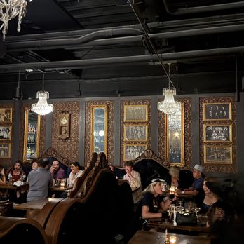 THE WHITE RABBIT - Updated July 2025 - 622 Photos & 417 Reviews - 207 N ...