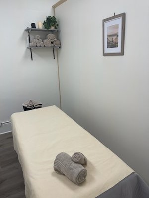 THE MOON MASSAGE STRETCHING - Updated April 2026 - 21 Photos & 18 ...