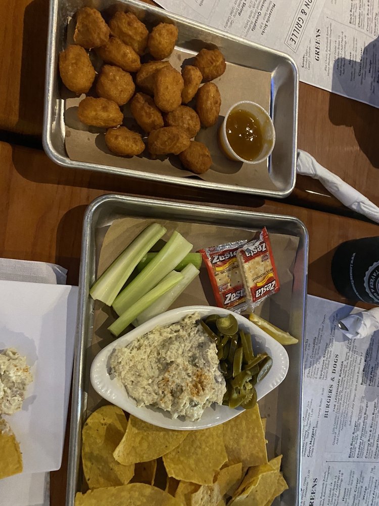 LEGENDS TAVERN & GRILLE - 209 Photos & 198 Reviews - 1391 S Military ...