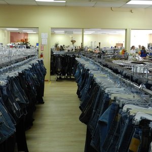 REDWOOD GOSPEL MISSION THRIFT STORE - Updated December 2025 - 28 Photos ...