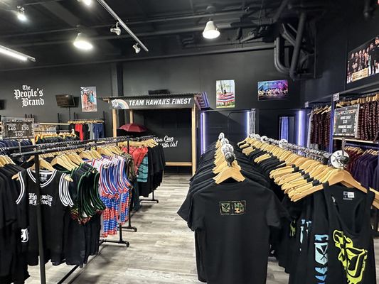 HAWAII’S FINEST CLOTHING - Updated September 2025 - 97 Photos & 85 ...