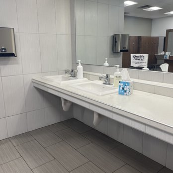 ONELIFE FITNESS - BALLSTON - Updated January 2025 - 74 Photos & 183 ...