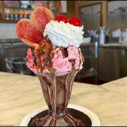 FENTONS CREAMERY - Updated November 2025 - 6666 Photos & 5453 Reviews ...