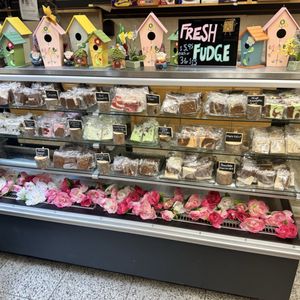 ROGERS’ CHOCOLATES FACTORY AND STORE - Updated October 2025 - 4253 ...