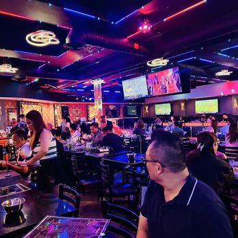 QUAN10 - DISTRICT 10 RESTAURANT & LOUNGE - Updated June 2026 - 57 ...