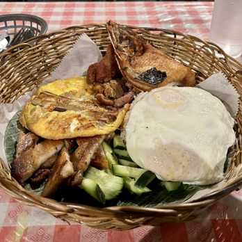 TAPSILOG BISTRO - 2797 Photos & 1477 Reviews - 819 W Hamilton Ave ...