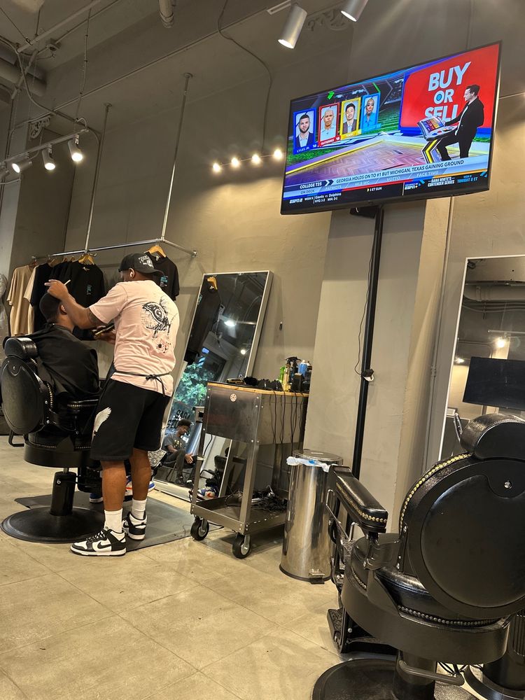 SAGA STUDIOS - Updated October 2025 - 20 Photos & 11 Reviews - 117 E ...