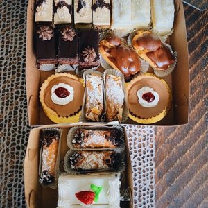 MINOS BAKERY - 25 Photos & 38 Reviews - 106 W Black Horse Pike ...