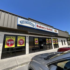 BAKERY OUTLET - TASTYKAKE AND NATURE’S OWN - Updated October 2025 - 56 ...