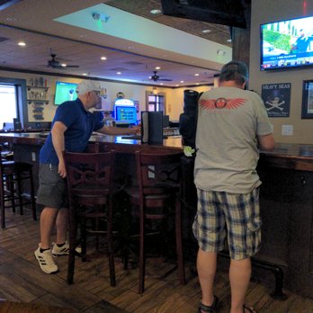 VILLAGE SQUARE TAP HOUSE - Updated December 2025 - 18 Photos & 17 ...