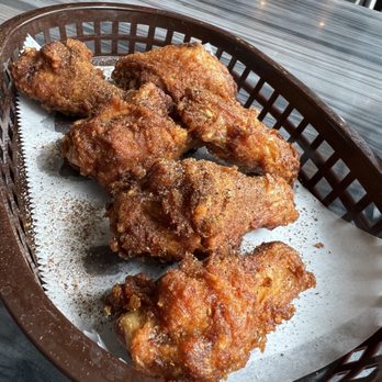 TIGER + LILY - Updated June 2024 - 735 Photos & 444 Reviews - 19 E Gay ...