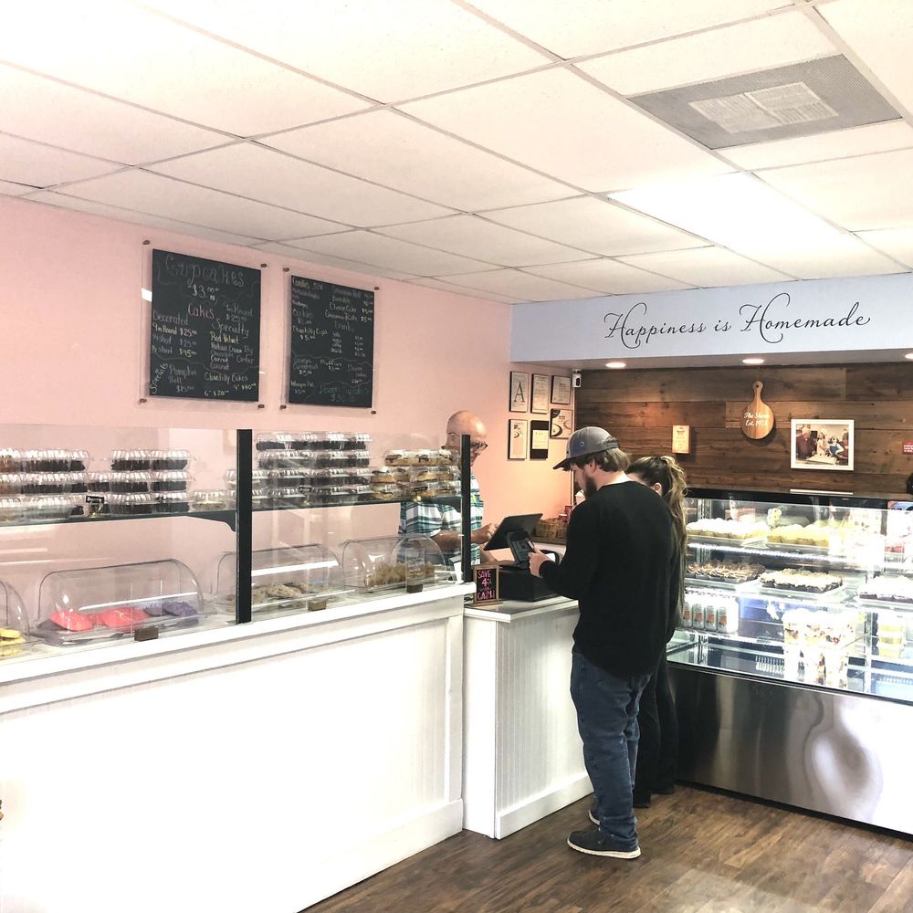 SHORT CAKES BAKERY - Updated December 2025 - 5167 Main St, Lucedale ...