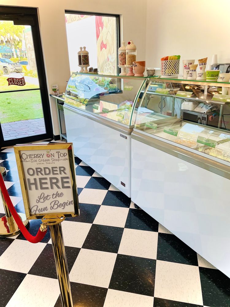 CHERRY ON TOP ICE CREAM SHOP - Updated July 2025 - 11 Photos - 219 N ...
