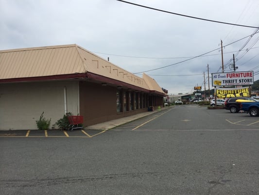 YELLOW TAG THRIFT STORE - Updated October 2025 - 44 Reviews - 199 US ...