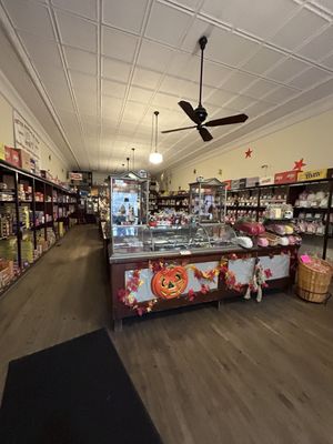 MINGES CANDY - Updated December 2025 - 16 Photos & 14 Reviews - 138 W ...