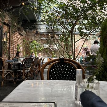 VIOLET BISTRO - Updated June 2024 - 390 Photos & 269 Reviews - 1121 ...