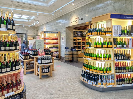 LCBO - Updated May 2025 - 99 Photos & 66 Reviews - 10 Scrivener Square ...