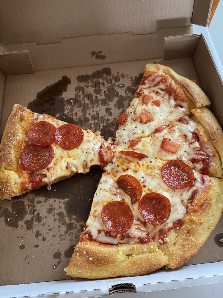 IGGIES PIZZA ON THE BAY - Updated May 2024 - 23 Reviews - 6409 Main St ...