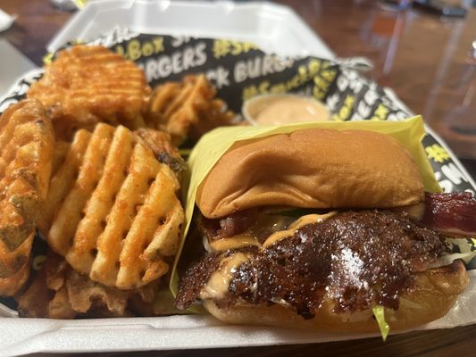 SMACK BURGERS - 25 Photos & 28 Reviews - 101 E Alma Ave, San Jose ...