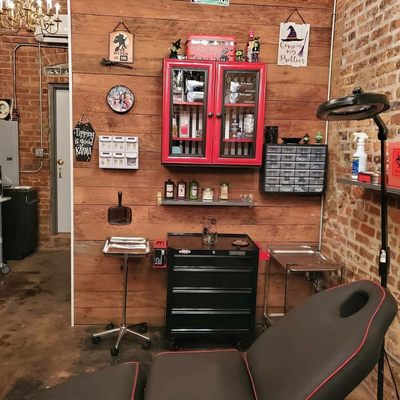 THE MAGIC NEEDLE PIERCING STUDIO - 41 Photos & 54 Reviews - 211 N ...