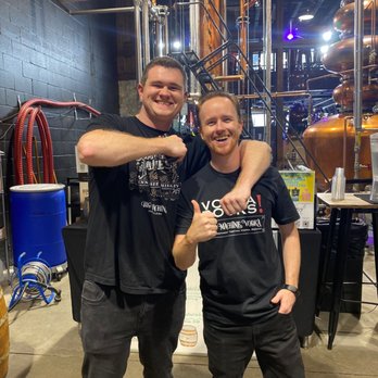 BIG MACHINE BREWERY & DISTILLERY - Updated September 2024 - 148 Photos ...