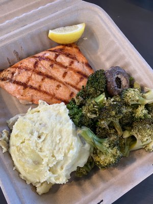 MICROSOFT CAFE 16 - 61 Photos & 26 Reviews - 15701 NE 39th St, Redmond ...