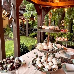 THE TREE HOUSE TAVERN & BISTRO - Updated October 2025 - 1967 Photos ...