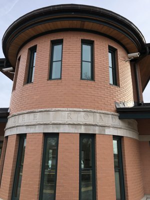 DEE ROAD METRA STATION - Updated September 2024 - 950 Busse Hwy, Park ...