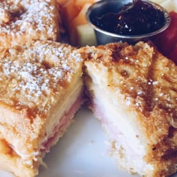 TOWN 220 RESTAURANT - Updated December 2025 - 110 Photos & 136 Reviews ...