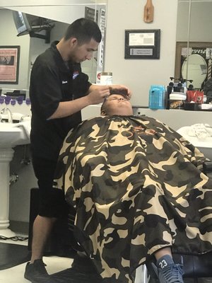 KUSTOM CUTS BARBER SHOP - Updated October 2025 - 10 Photos & 35 Reviews ...