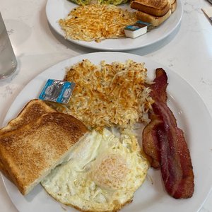 TWOHEY’S RESTAURANT - 561 Photos & 275 Reviews - 424 Fair Oaks Ave ...