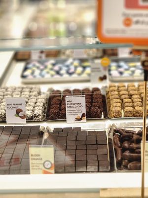 VENCHI - Updated October 2025 - 169 Photos & 35 Reviews - 6000 Glades ...